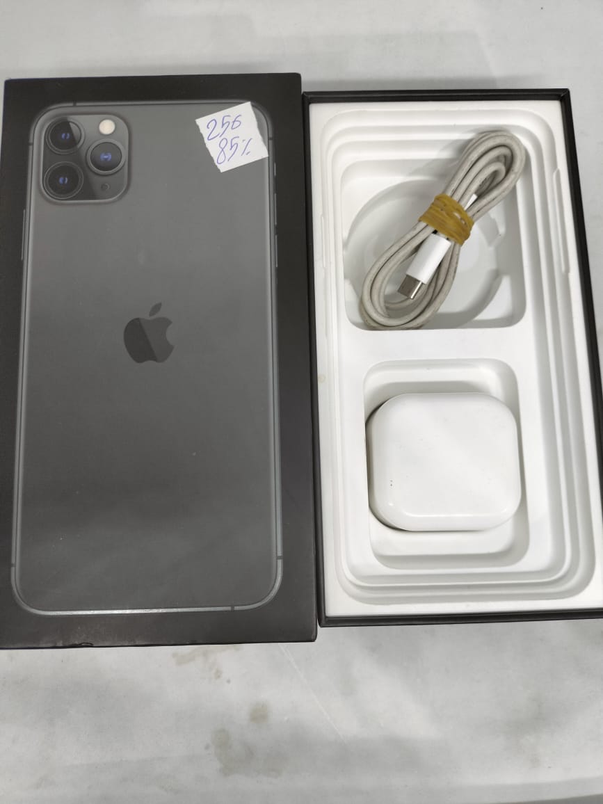 Buy Iphone 11 Pro Max Ram 4 gb 256 gb black - VU004712| MobileMasr